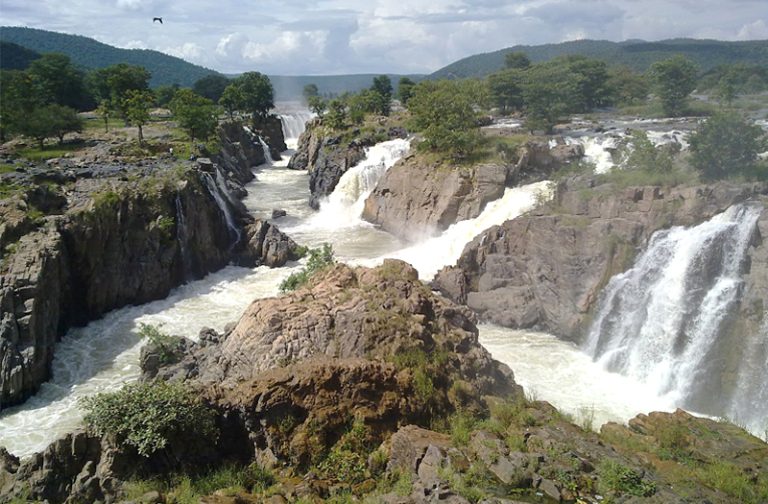 Hogenakkal Falls Tamil Nadu | Luxury Trails of India